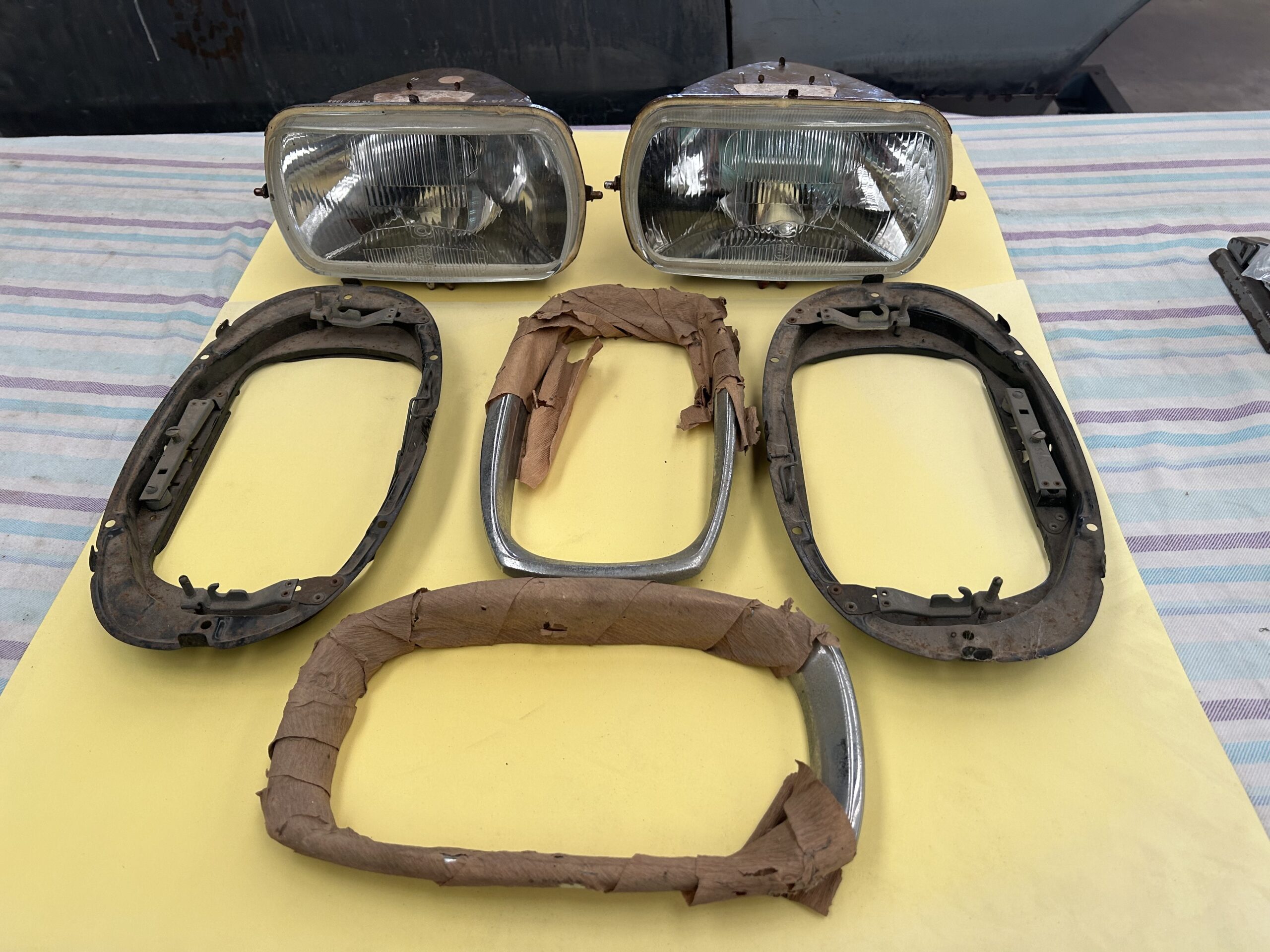 Cibie Headlight Kit NOS – Super Auto Parts